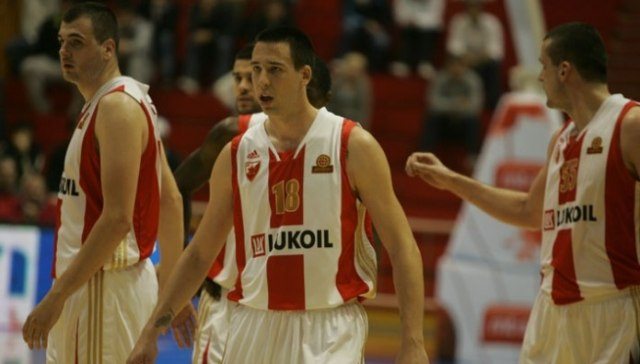 Navijači i igrači KK Crvena zvezda jednostrano proglasili titulu - Njuz.net