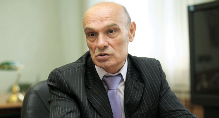 Bačević: Ne mogu da verujem koliko je prevodilac ispao glup! - Njuz.net