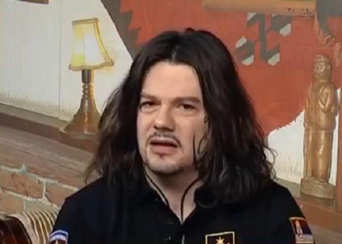 Aca Amadeus pokušao džipom da uleti u Fejsbuk jer mu je objavio status ...