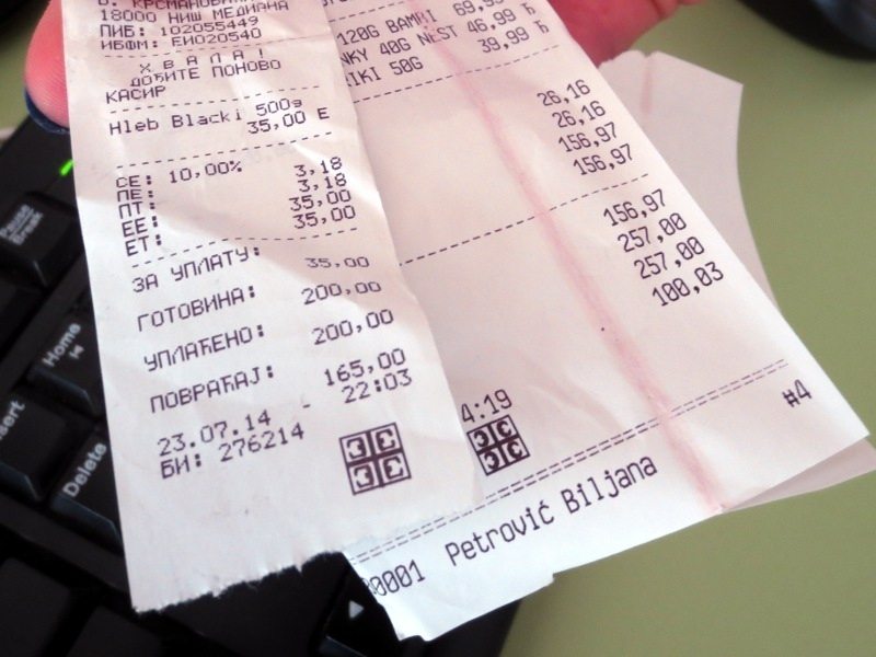Kod Terazijske česme penzioneri razmenjuju duplikate fiskalnih računa ...