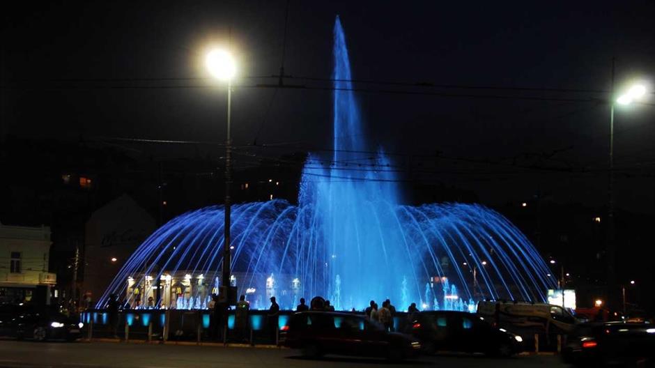 Muzička fontana blokirala Slaviju zbog najave gradnje 54 fontane - Njuz.net